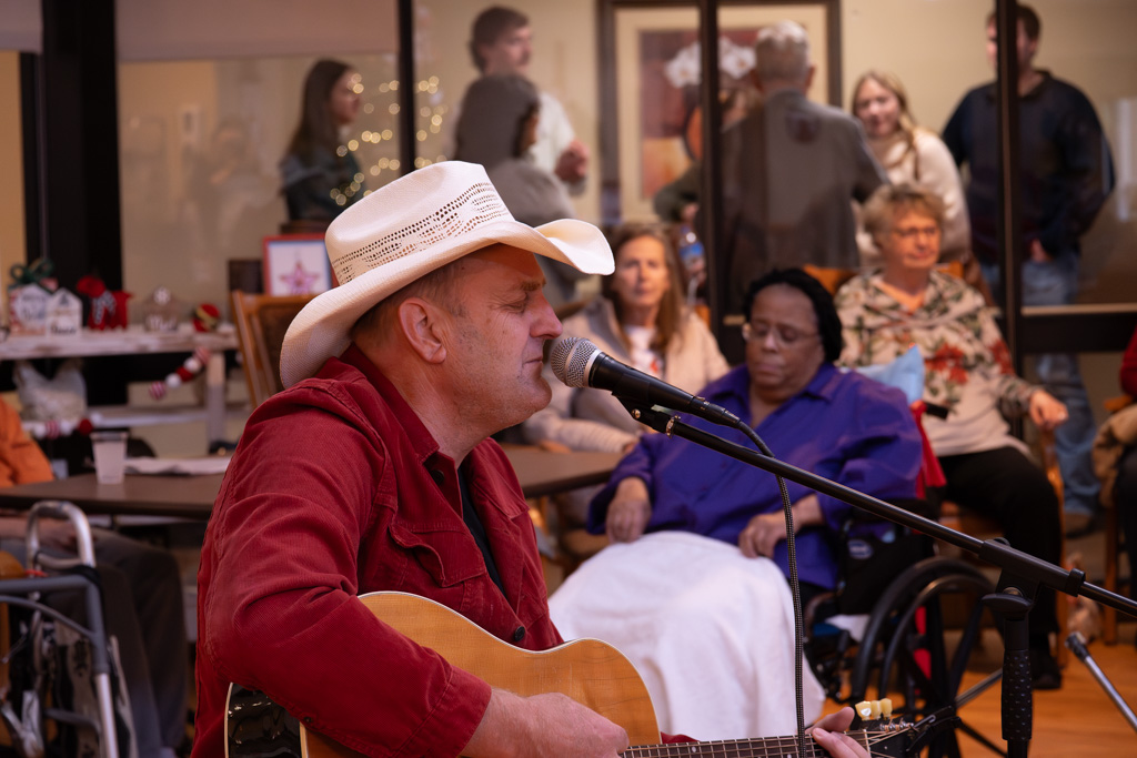 Marty Brown Performs Christmas Concert at Creekwood Nursing Center in ...